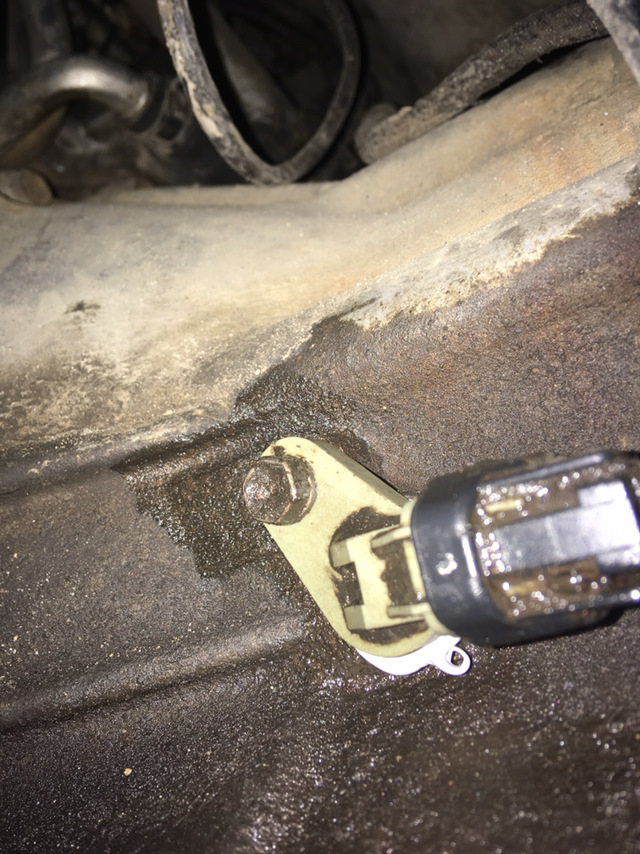 Замена сальника хвостовика коробки — Toyota Town Ace Noah, 2 л, 1999 ...