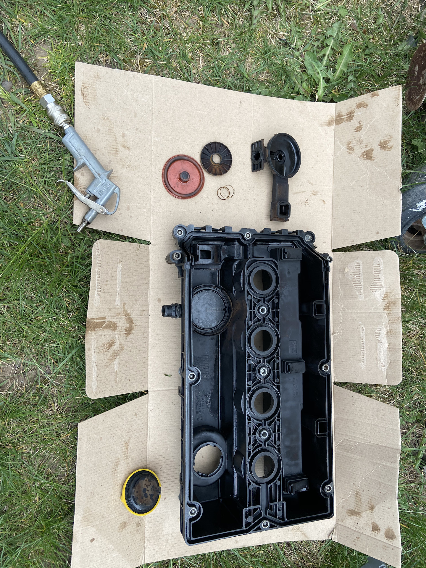 Клапан вентиляции картерных газов — Opel Astra H GTC, 1,8 л, 2008 года ...