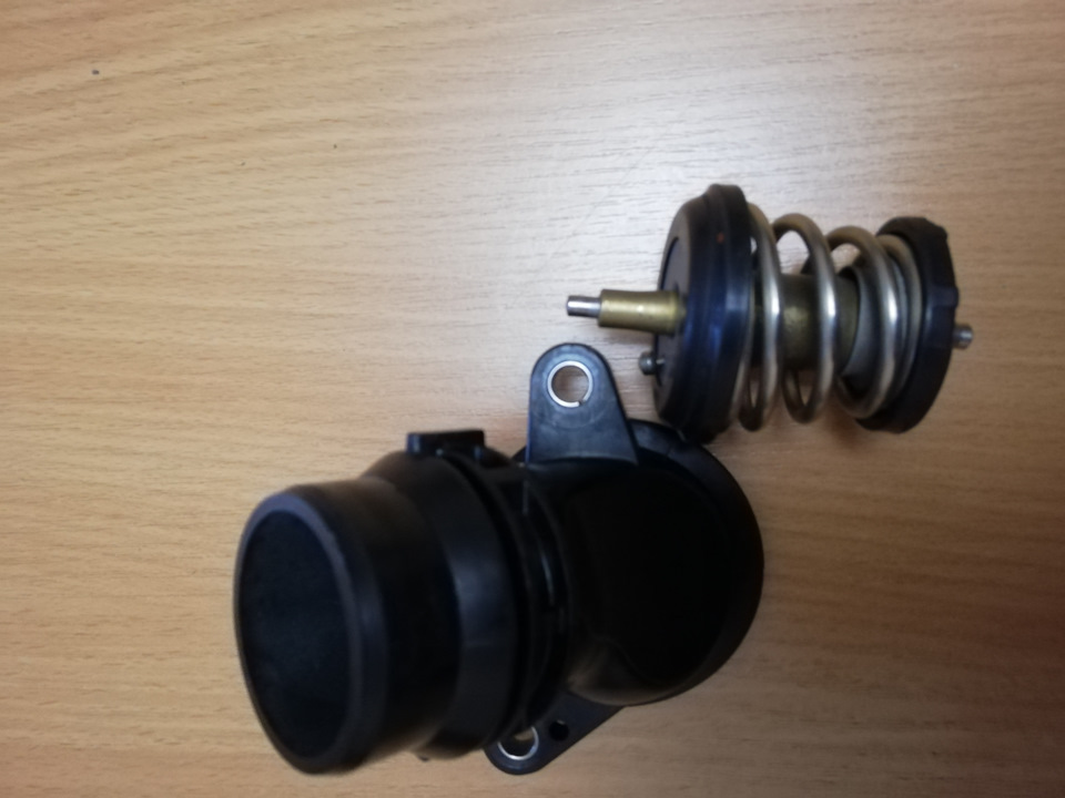 06H121113B Термостат системы жидкостного охлаждения VAG | Запчасти на ...