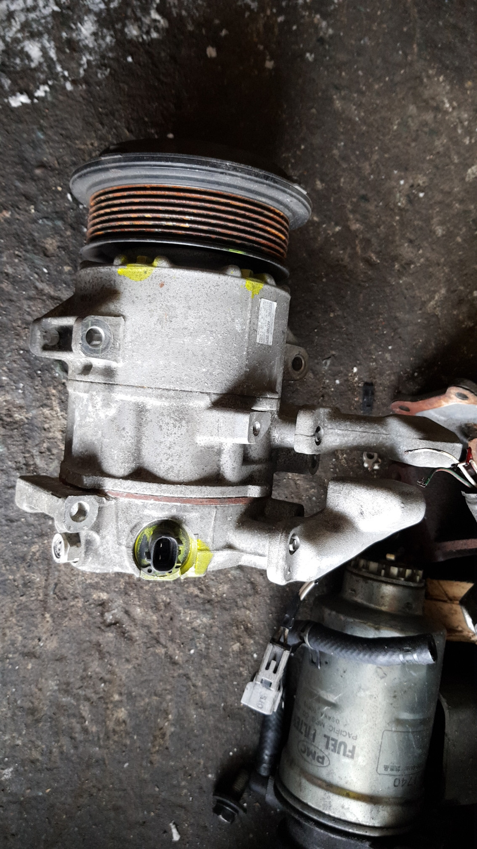 Стук подшипника натяжного ролика и кондиционера, заднего ступичного ...