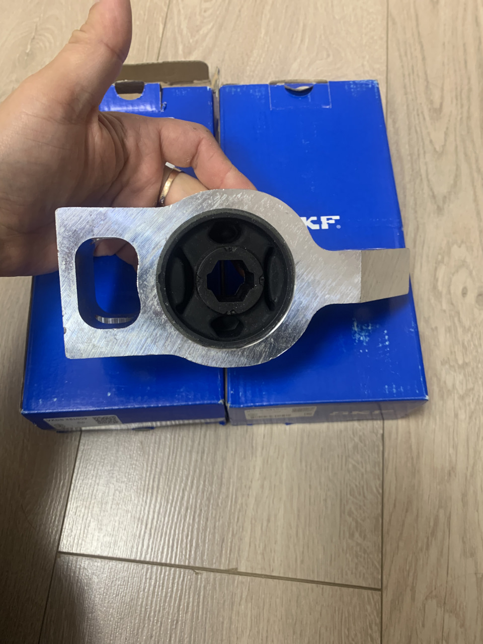 Замена задних Сайлент блоков переднего рычага — Volkswagen Passat B7, 1 ...