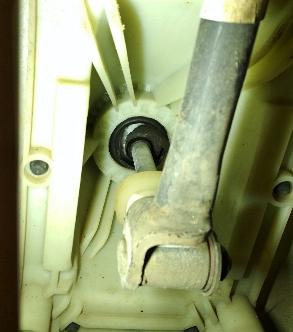 ТРЕТИЙ ПОДВЕС ГЛУШИТЕЛЯ SANDERO II (2014-2018) — Renault Sandero 2G, 1 ...