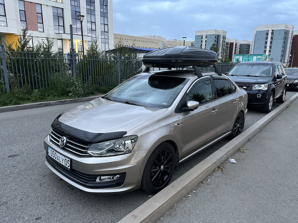 79. Замена шаровых и рулевые наконечники — Volkswagen Polo Sedan, 1,6 л ...