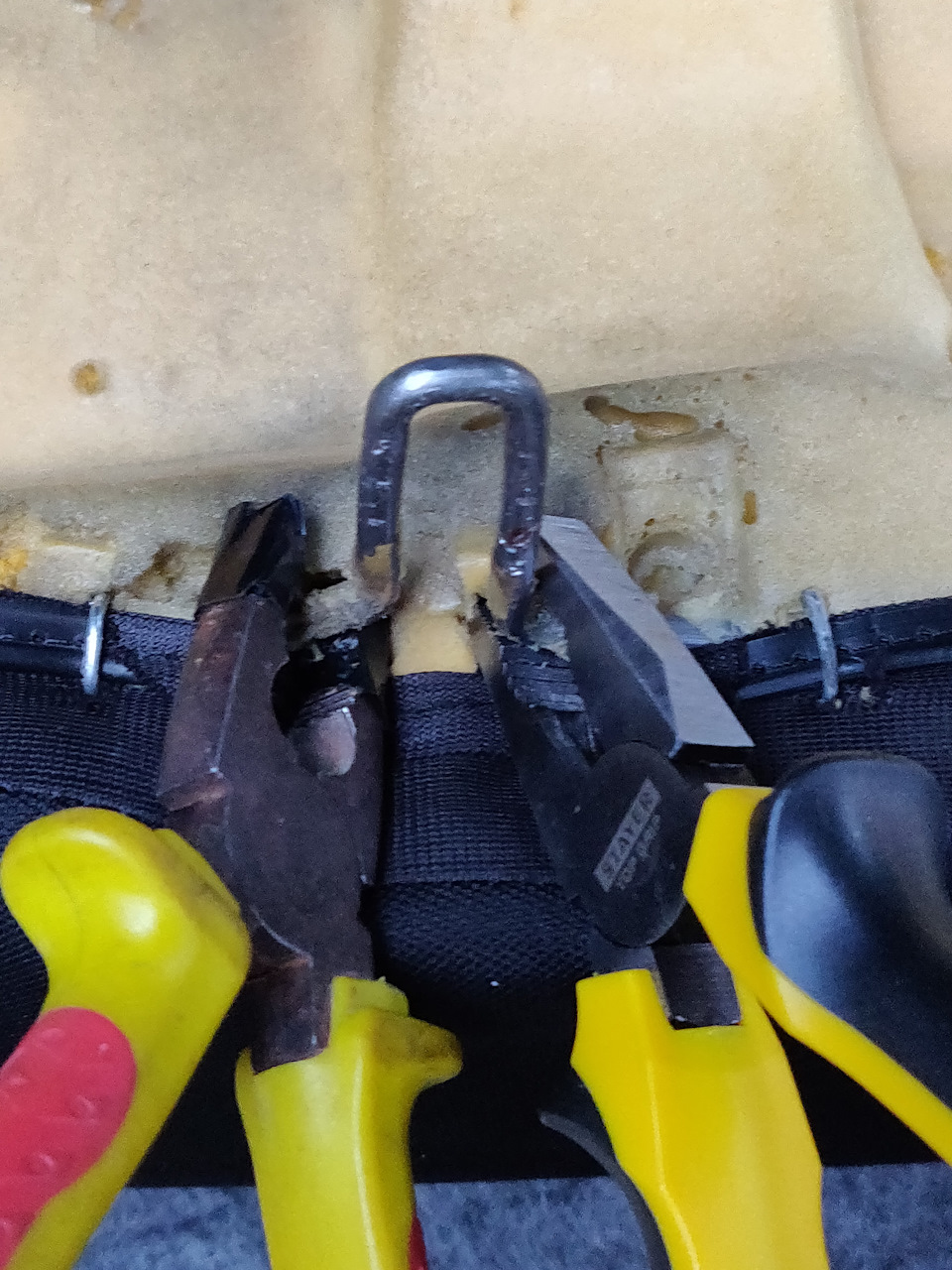 Решение проблемы с установкой заднего сиденья — Mitsubishi Lancer X, 1 ...