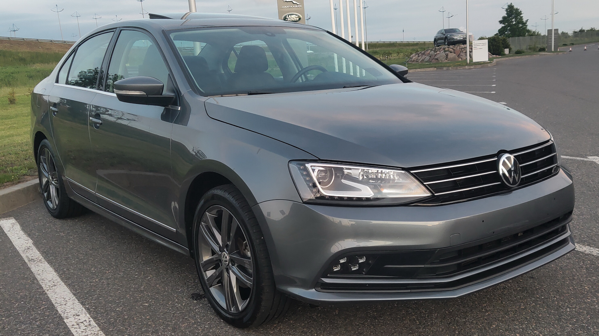 Volkswagen Jetta VI 1.8 бензиновый 2018 | 1,8 TSI (SEL) на DRIVE2