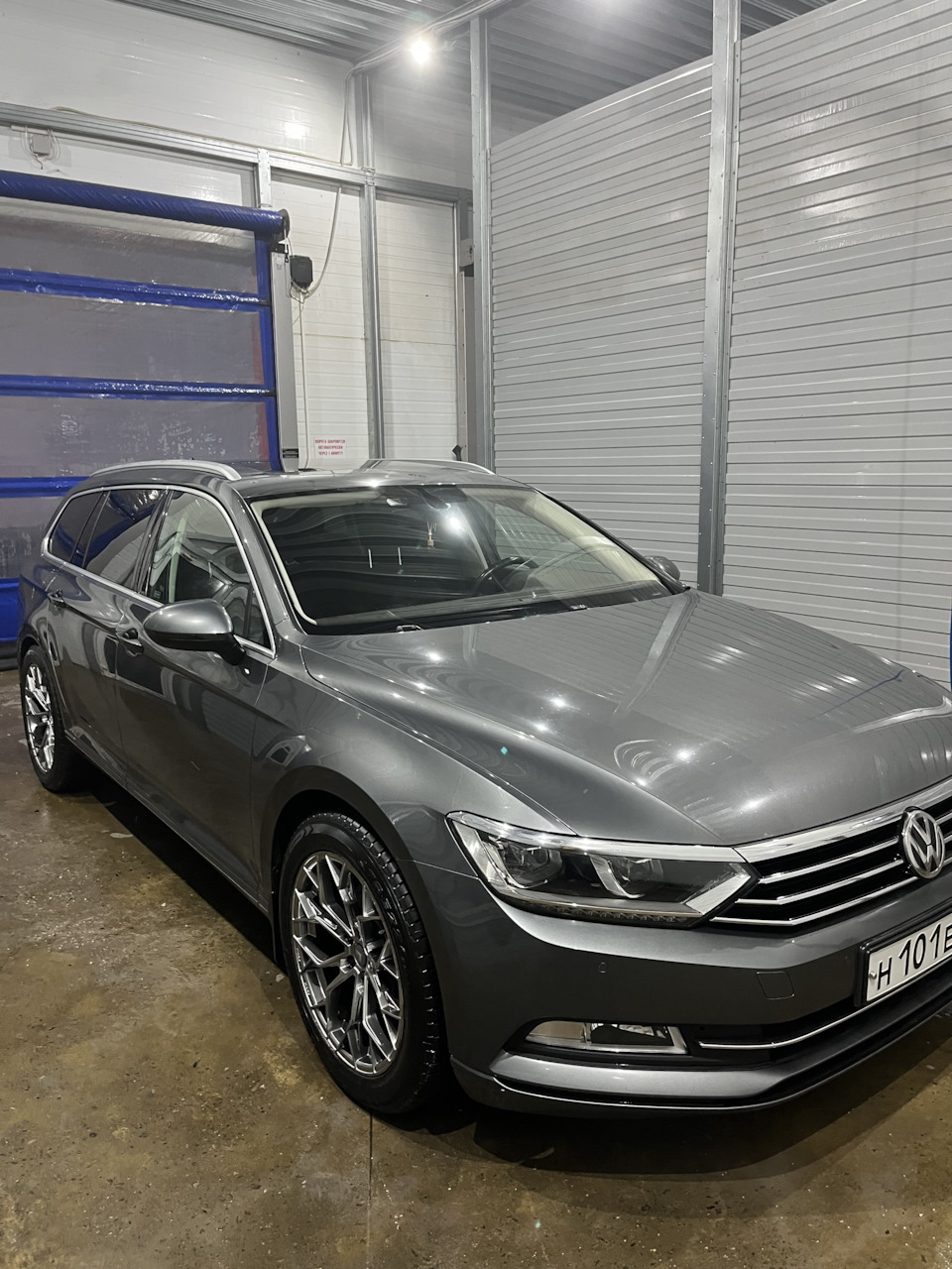 Смена колес — Volkswagen Passat Variant (B8), 1,6 л, 2017 года ...