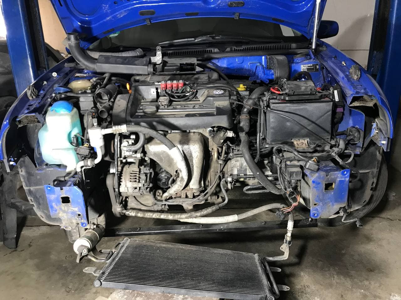 Обслуживание подвески и установка защиты двигателя — Volkswagen Golf ...