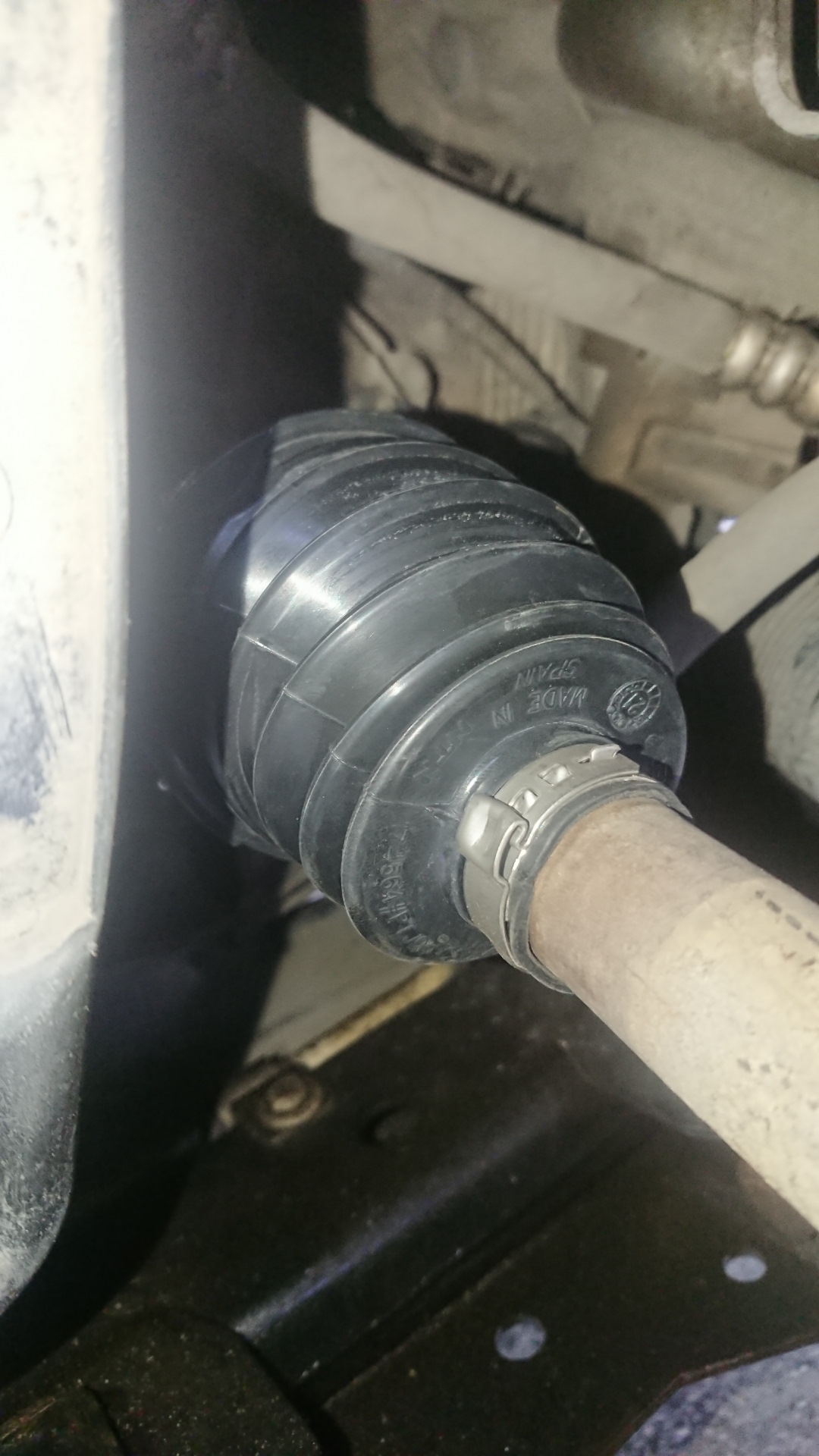 Оригинальный дубликат пыльника трипода (внутреннего шруса) . — Renault ...