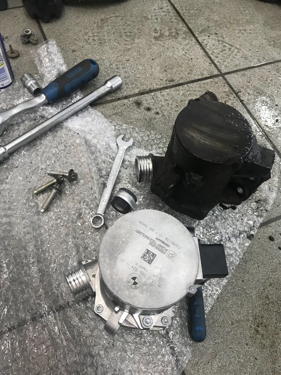 11517586924 Водяная помпа BMW | Запчасти на DRIVE2