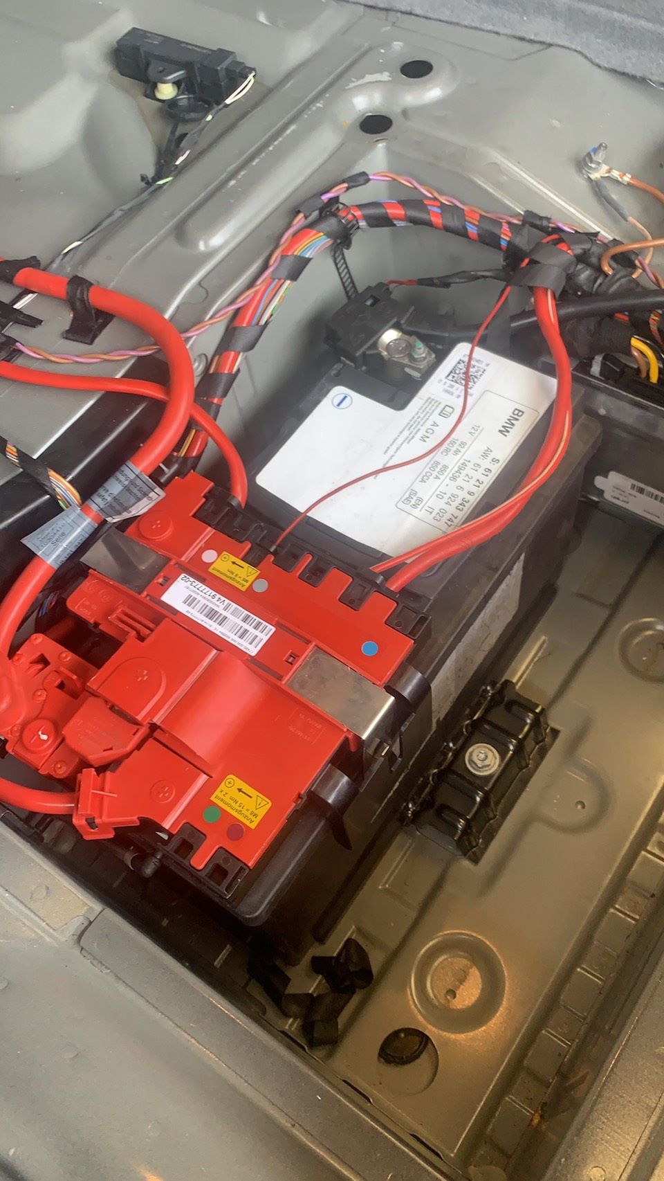 61216924023 Оригинальная акк.батарея BMW AGM BMW | Запчасти на DRIVE2