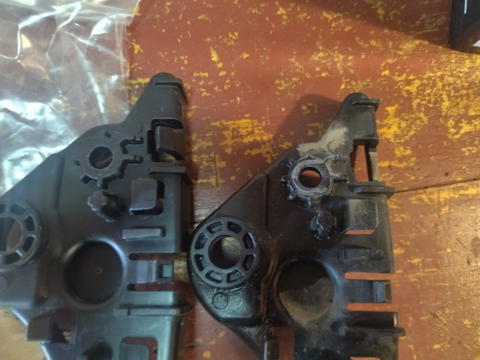 Замена бокового кронштейна бампера — Renault Fluence, 1,6 л, 2012 года ...