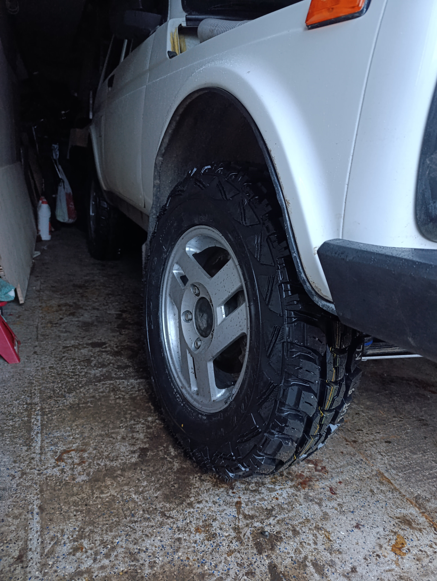 Примерил колеса 205/80 R16 — Lada 4x4 3D, 1,7 л, 2019 года | шины | DRIVE2