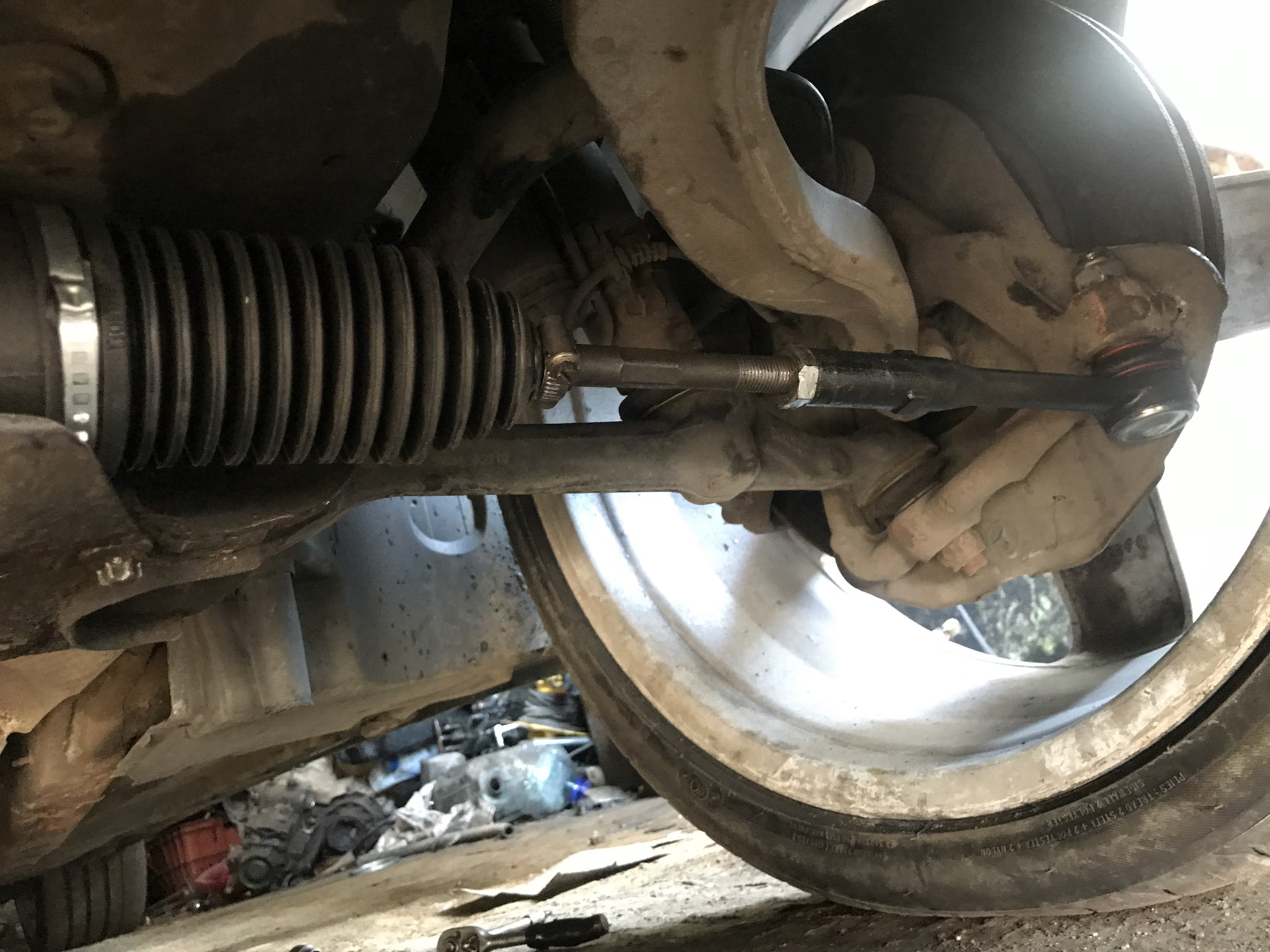 Ремонт рейки и тяги датчика подвески — Mercedes-Benz S-Class (W221), 3 ...