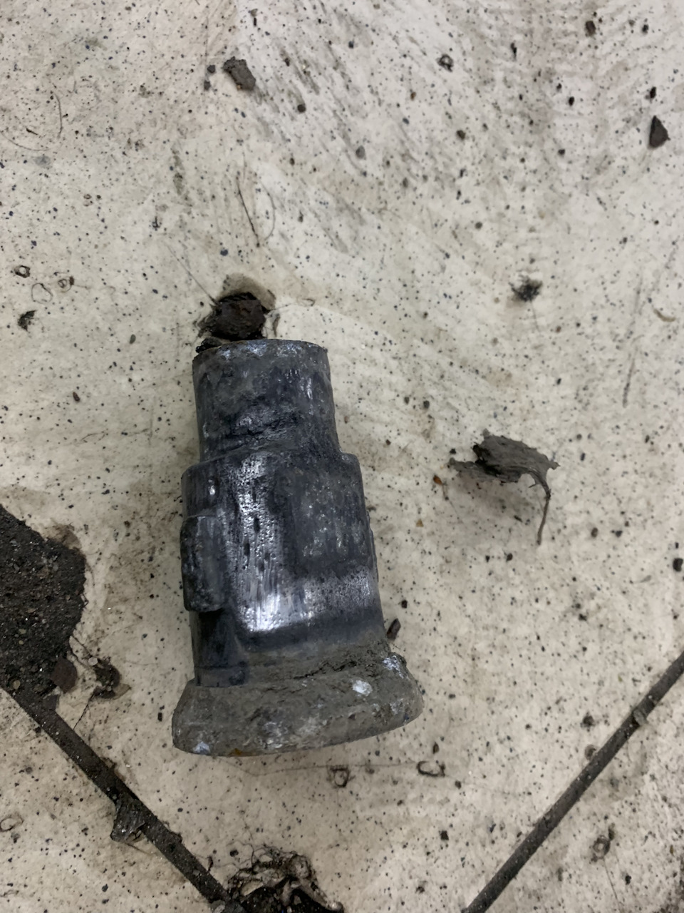 Балочные сайлентблоки задние, передние. Последний рычаг спереди ...