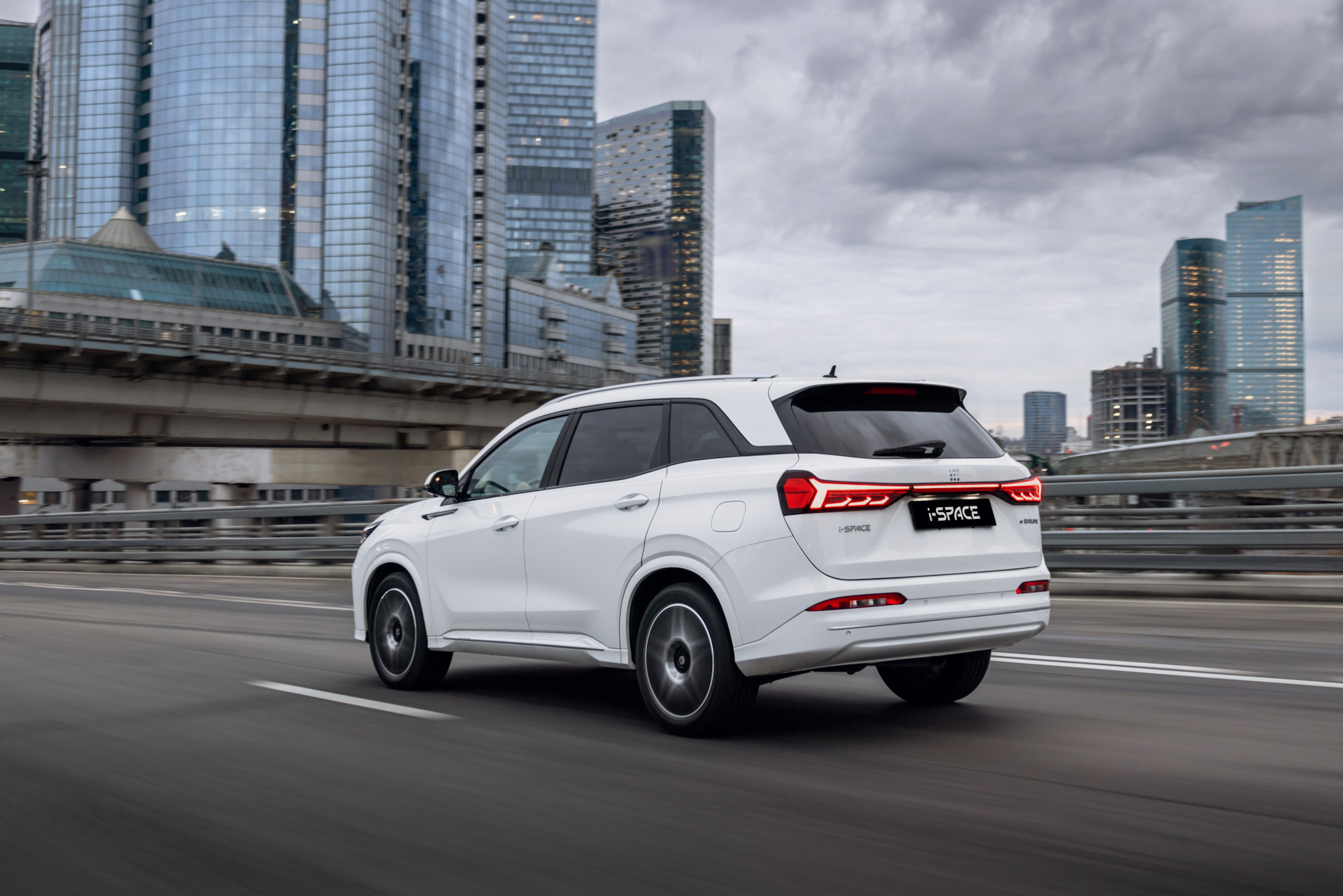 Evolute i-Space: лучшее из двух миров — «Тест-драйвы» на DRIVE2