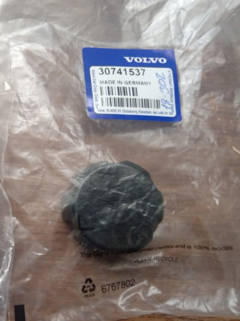 30741537 Крышка Volvo | Запчасти на DRIVE2