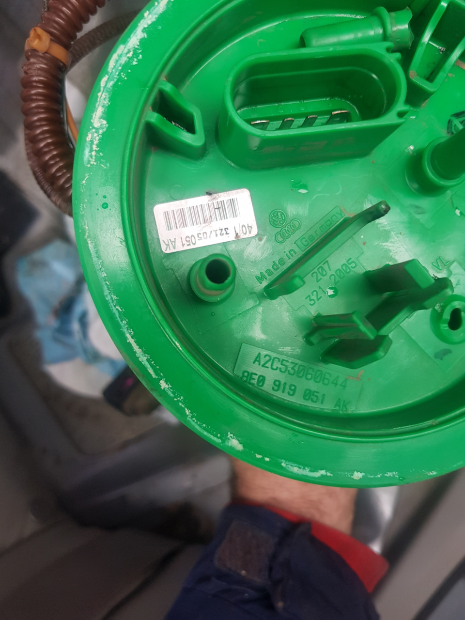 8E0919051 часть системы подачи топлива, VAG | Запчасти на DRIVE2