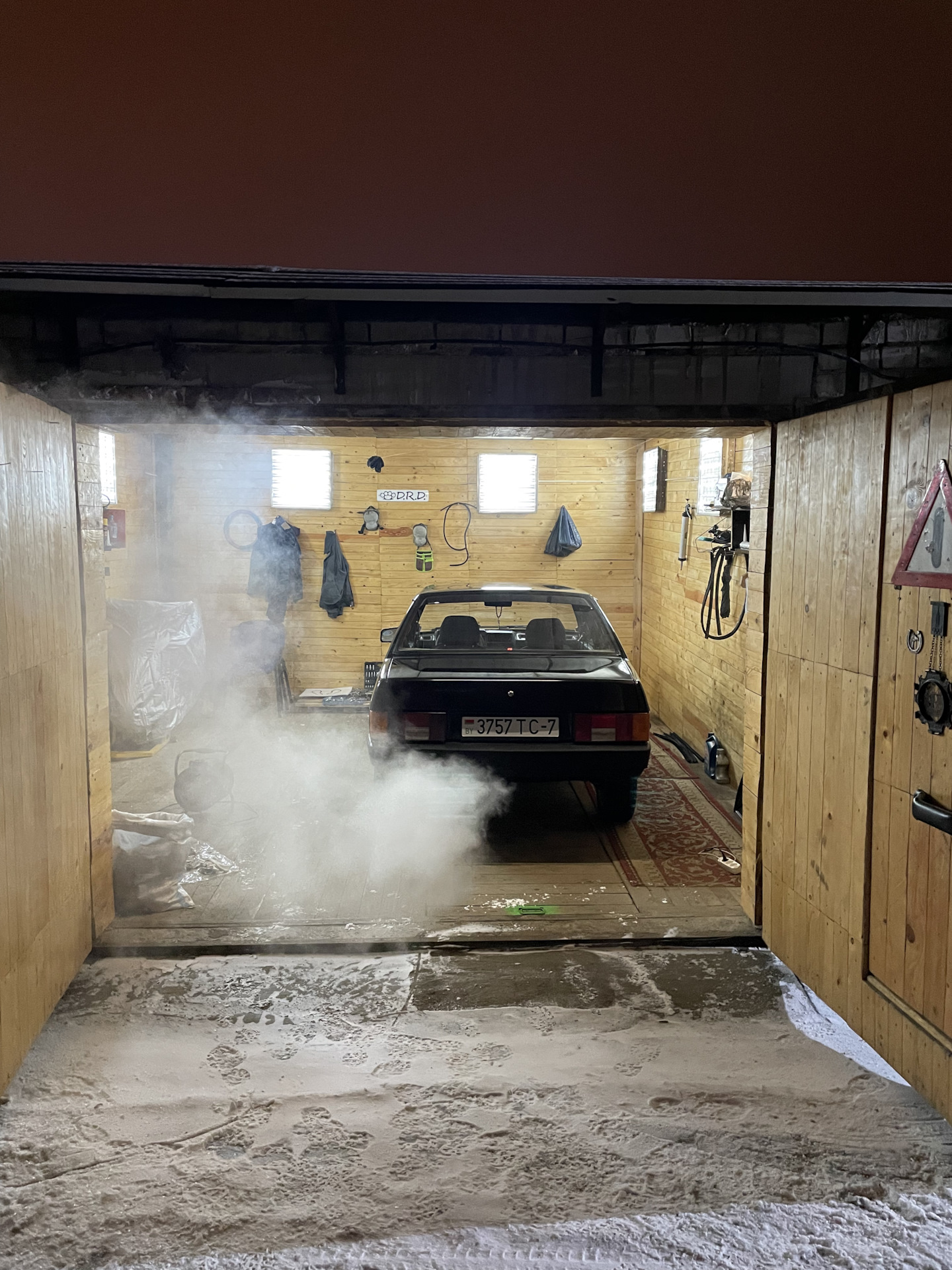 Заглушка картера сцепления ВАЗ 21099. — Lada 21099, 1,3 л, 1993 года ...