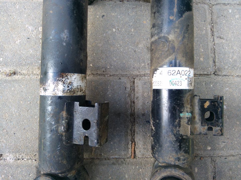 4062A022 Стойка передняя MMC PAJERO/MONTERO SPORT 07- Special Edition ...