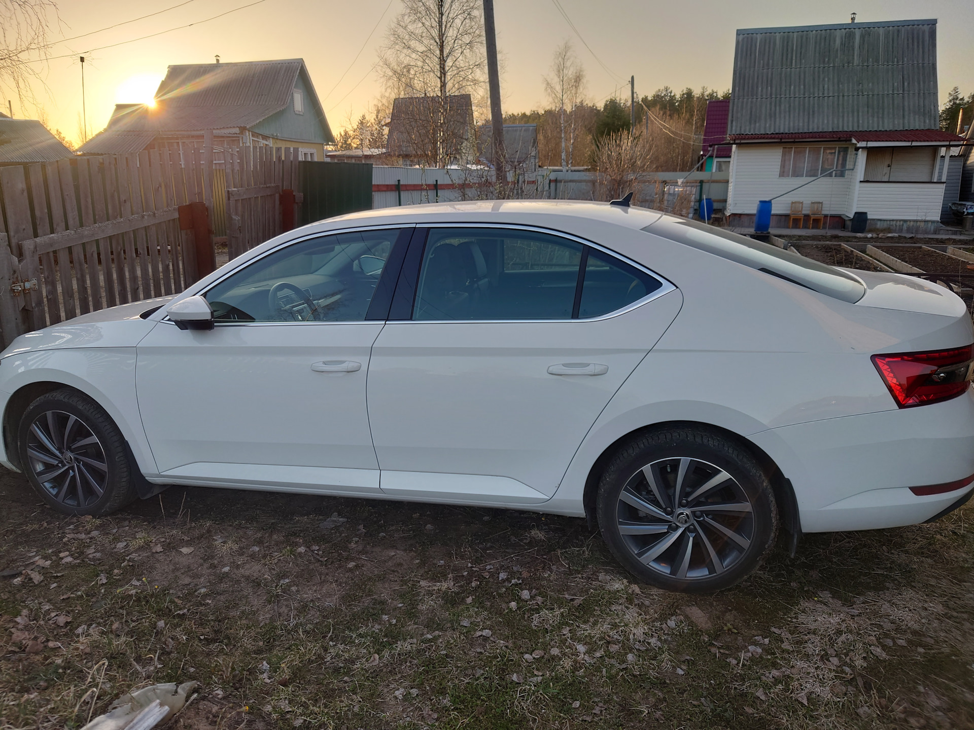 R18 Perseus — Skoda Superb Mk3, 2 л, 2021 года | колёсные диски | DRIVE2