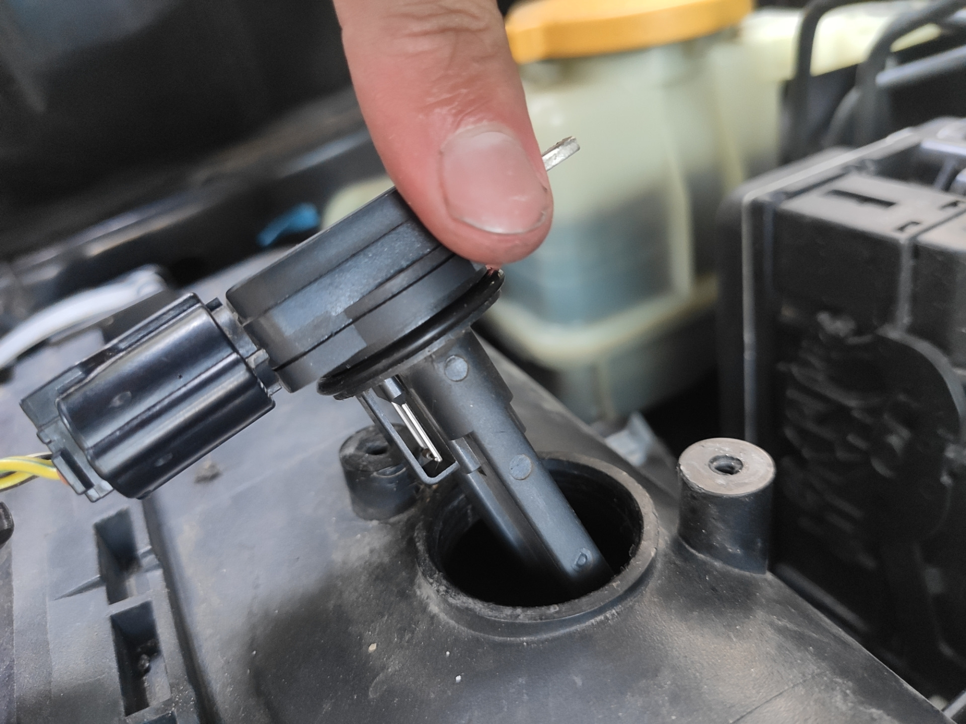 Решил проверить чистый ли ДМРВ, ну и обратно уже не вставил :( — Subaru ...