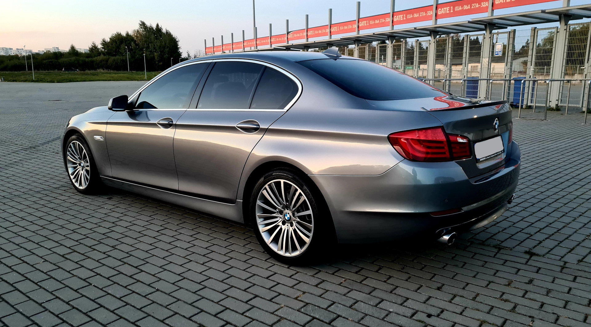Пару фото BMW F10 на исходе дня — BMW 5 series (F10), 3 л, 2010 года ...