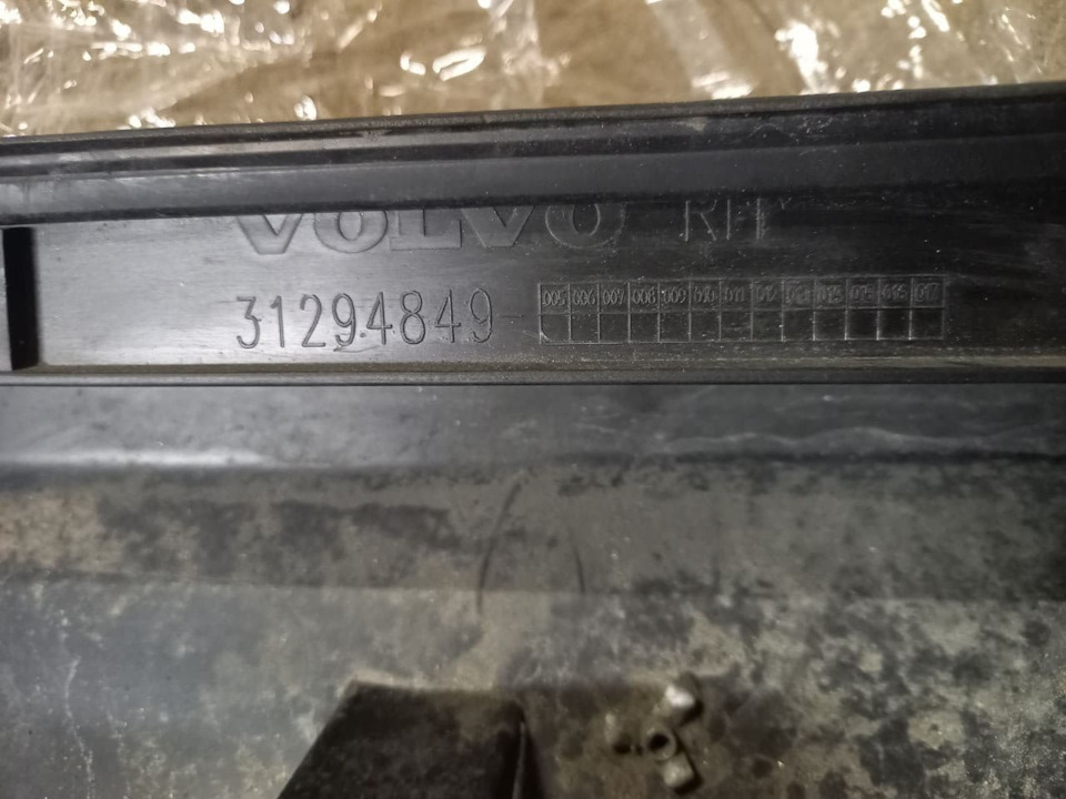 31294849 Правая накладка порога XC60 Volvo | Запчасти на DRIVE2