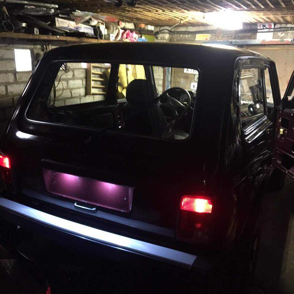 Белые лампочки подсветки номера. — Lada 4x4 3D, 1,7 л, 2012 года ...