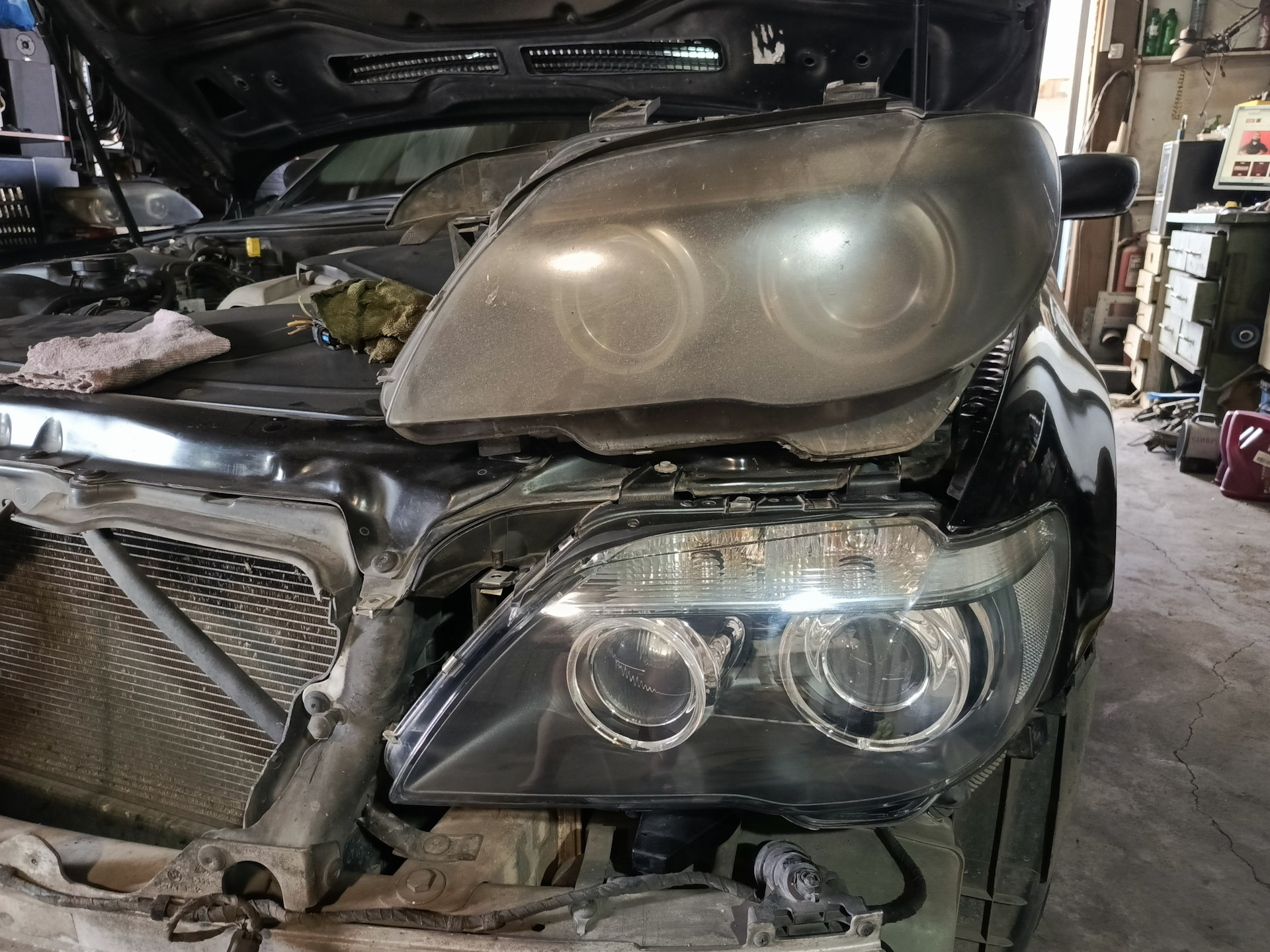 фары — BMW 7 series (E65/E66), 4,4 л, 2004 года | запчасти | DRIVE2