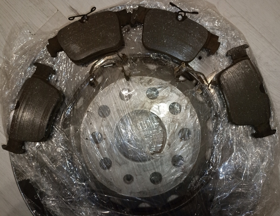 Передние и задние колодки Volkswagen под тормоза 356/310мм на ...