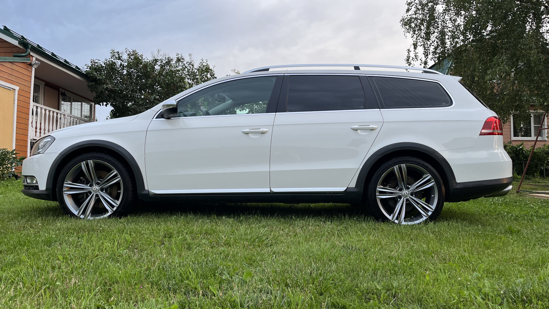 Volkswagen Passat Alltrack (B7) 2.0 бензиновый 2013 | на DRIVE2