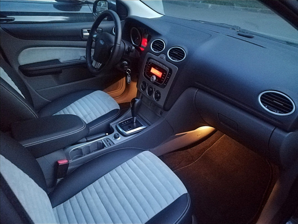 Подсветка ног. — Ford Focus Hatchback II, 2 л, 2011 года | стайлинг ...