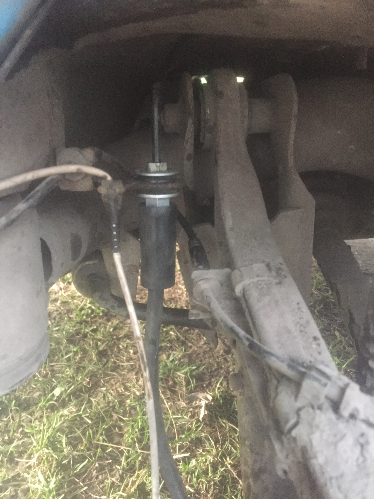 Замена задних тормозных трубок! — BMW 5 series (E39), 2,5 л, 2002 года ...