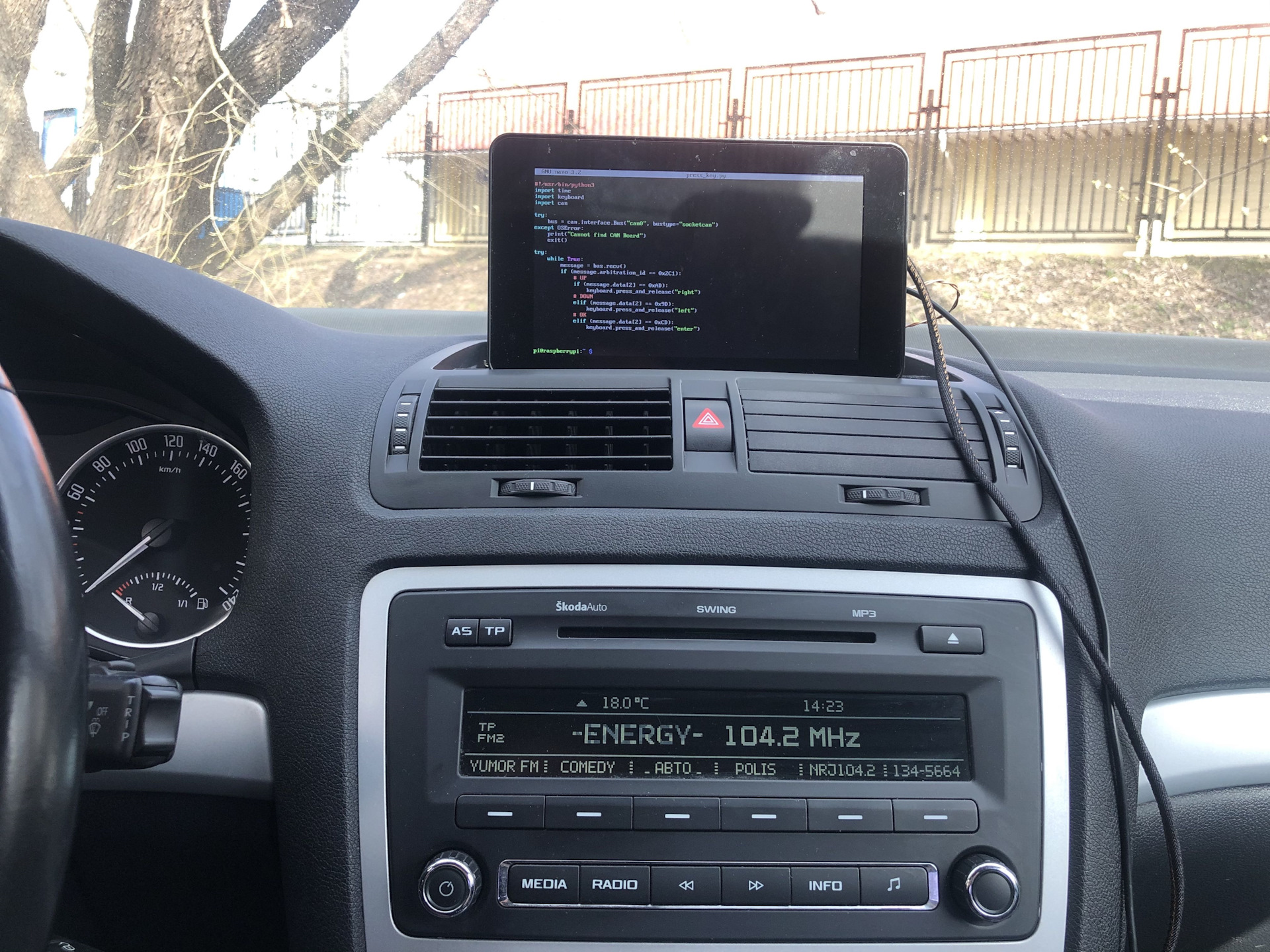 Дополнительный дисплей. CarPlay на Raspberry Pi — Skoda Octavia A5 Mk2 ...