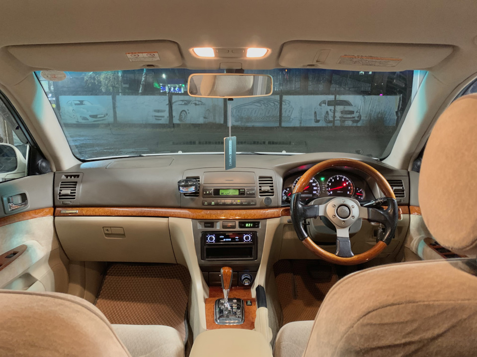 Фото интерьера Mark 110 — Toyota Mark II (110), 2 л, 2003 года ...