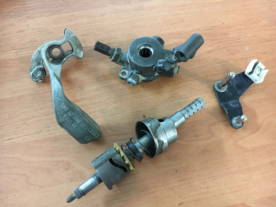 Втулка за место подшипника на валу переключения передач (02A 311 648 C ...