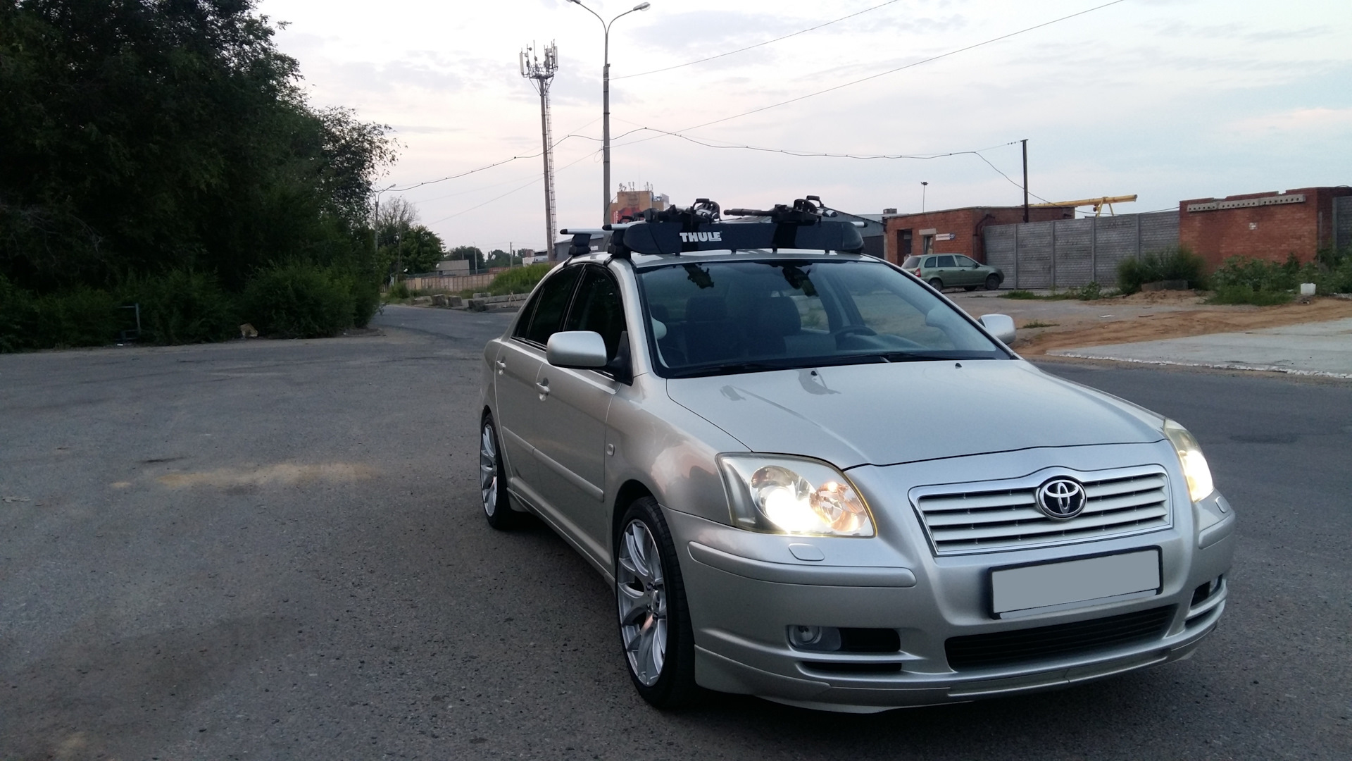 Thule 871 (Replica) — Toyota Avensis II, 1,8 л, 2004 года | аксессуары ...