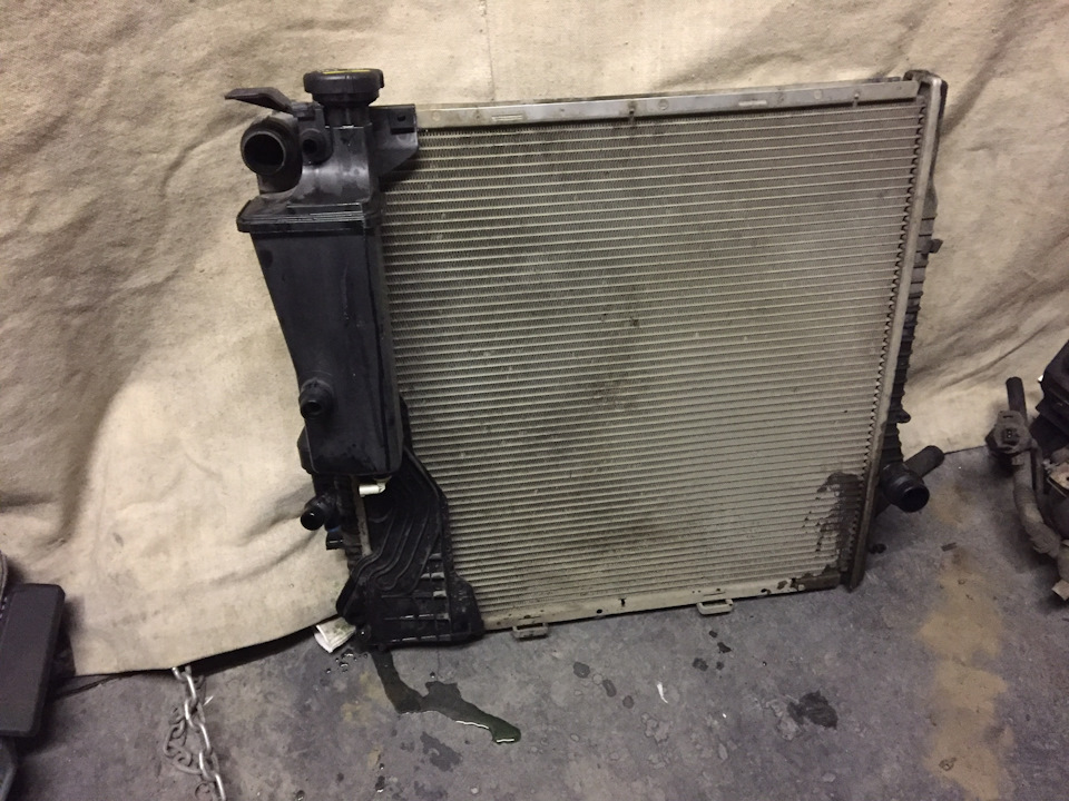 Основной радиатор behr — BMW X5 (E53), 5 л, 2001 года | своими руками ...