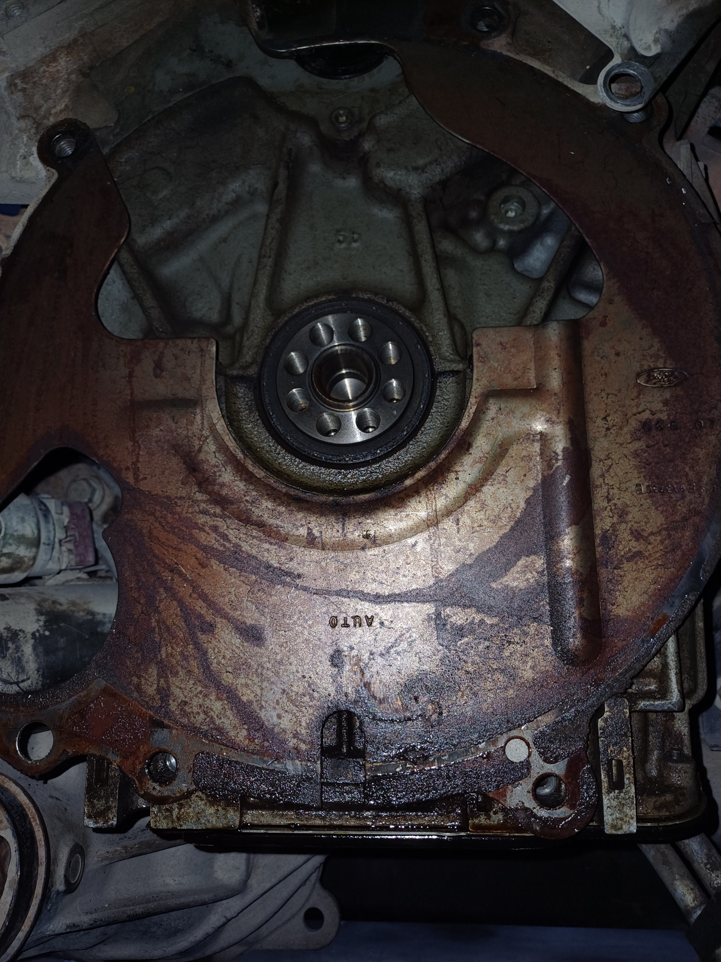 Сальник коленвала — Ford Explorer (4G), 4 л, 2007 года | визит на ...