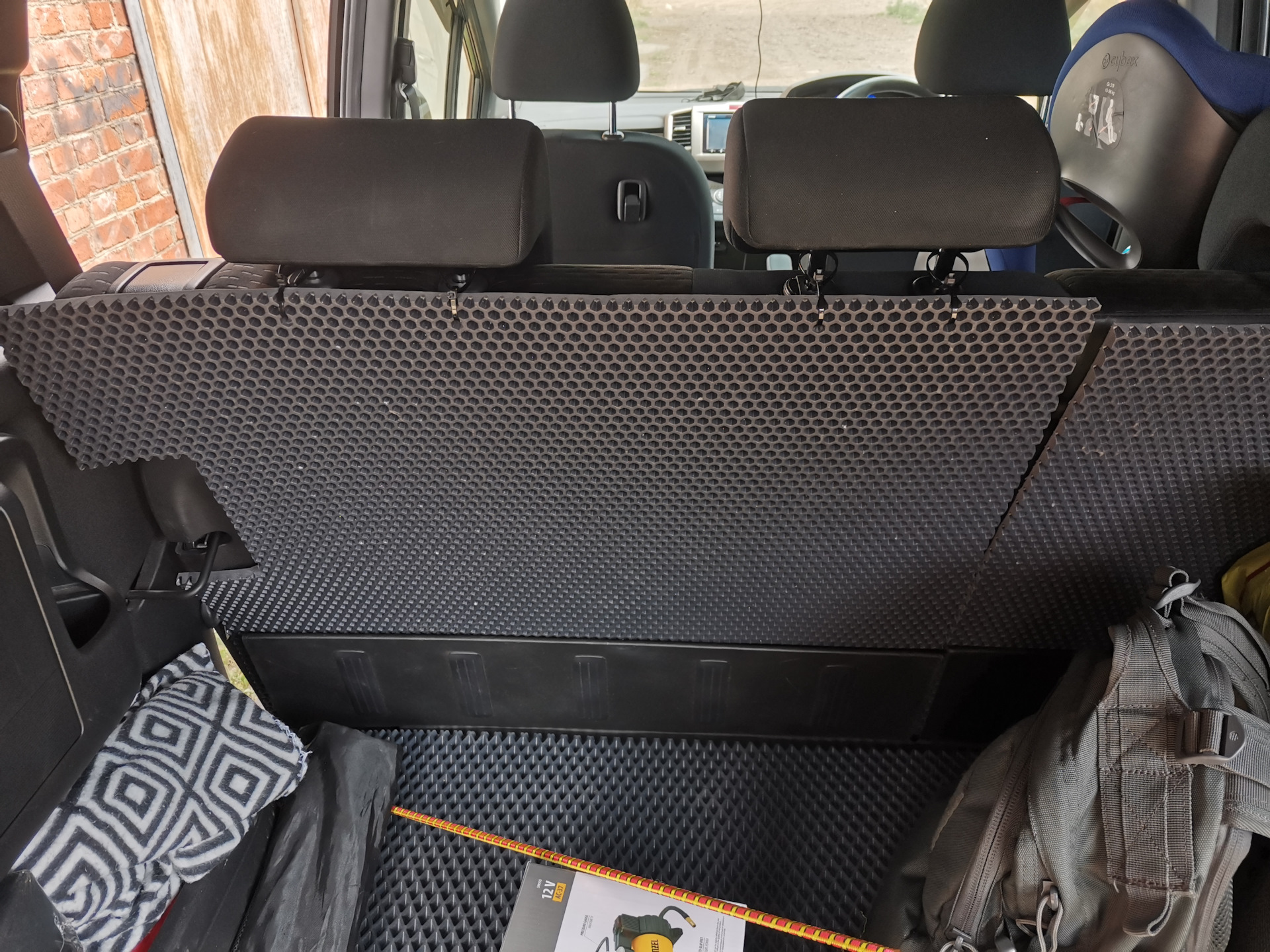 Коврик для спинок заднего сиденья — Honda Freed Spike, 1,5 л, 2013 года ...
