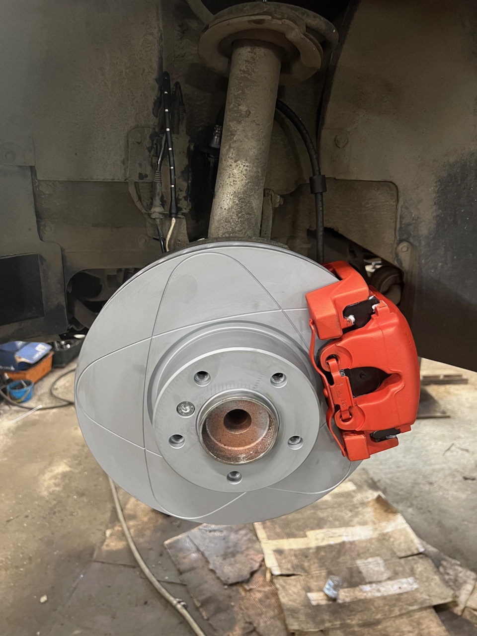 Тормоза — BMW 5 series (E39), 2,5 л, 2003 года | плановое ТО | DRIVE2