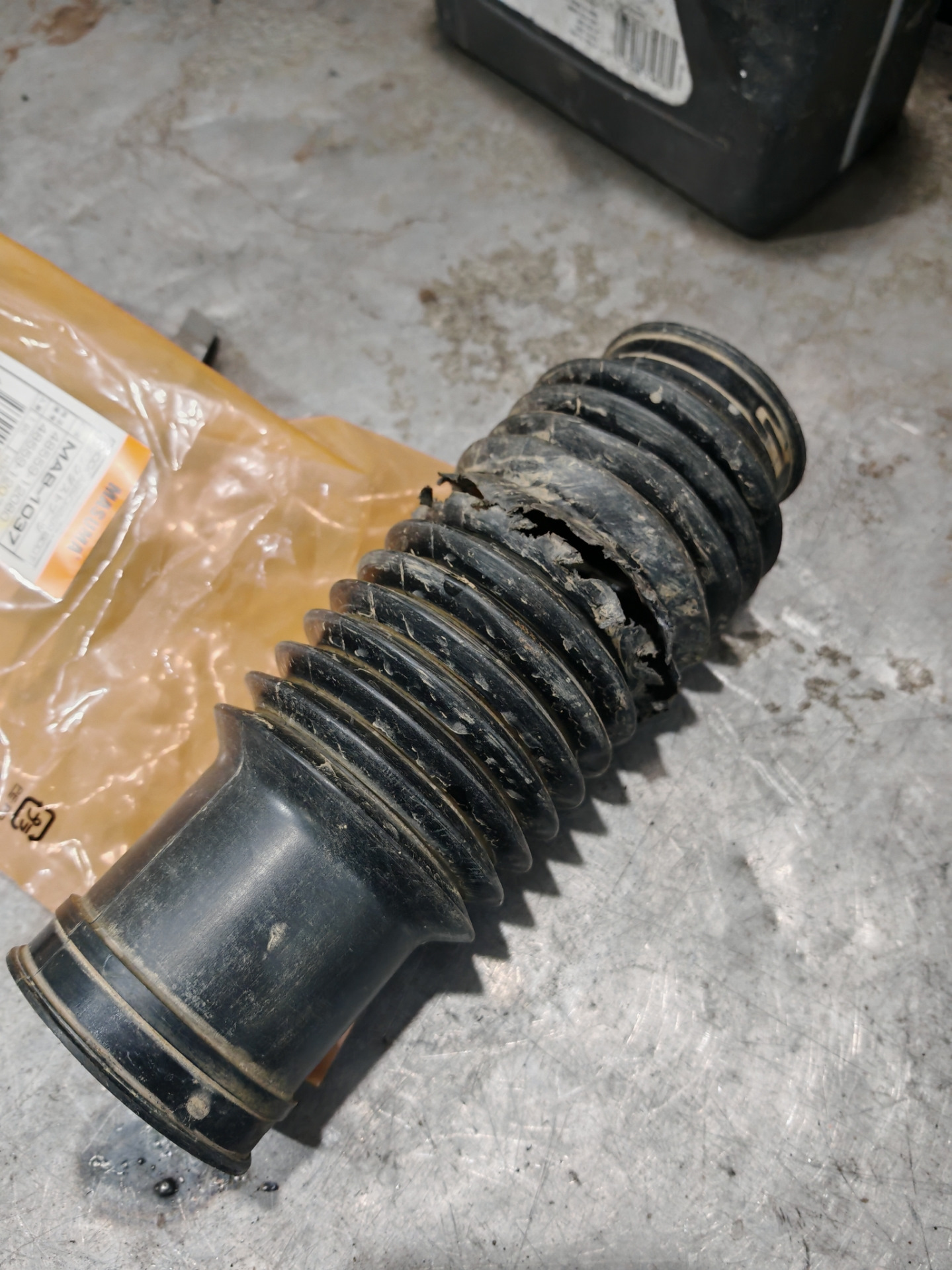 Замена пыльника переднего кардана — Jeep Wrangler (JK), 2,8 л, 2008 ...