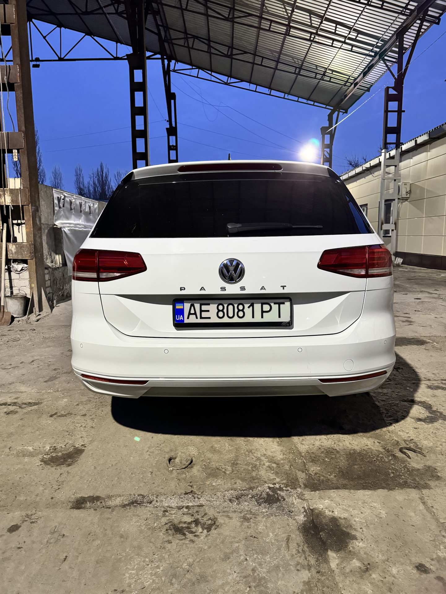 Шильдик Facelift Passat B8 — Volkswagen Passat Variant (B8), 2 л, 2018 ...