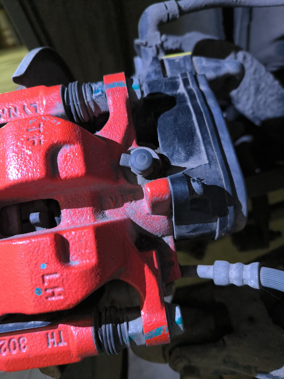 Tugella — задние тормозные диски и колодки Monaer — Geely Tugella, 2 л ...