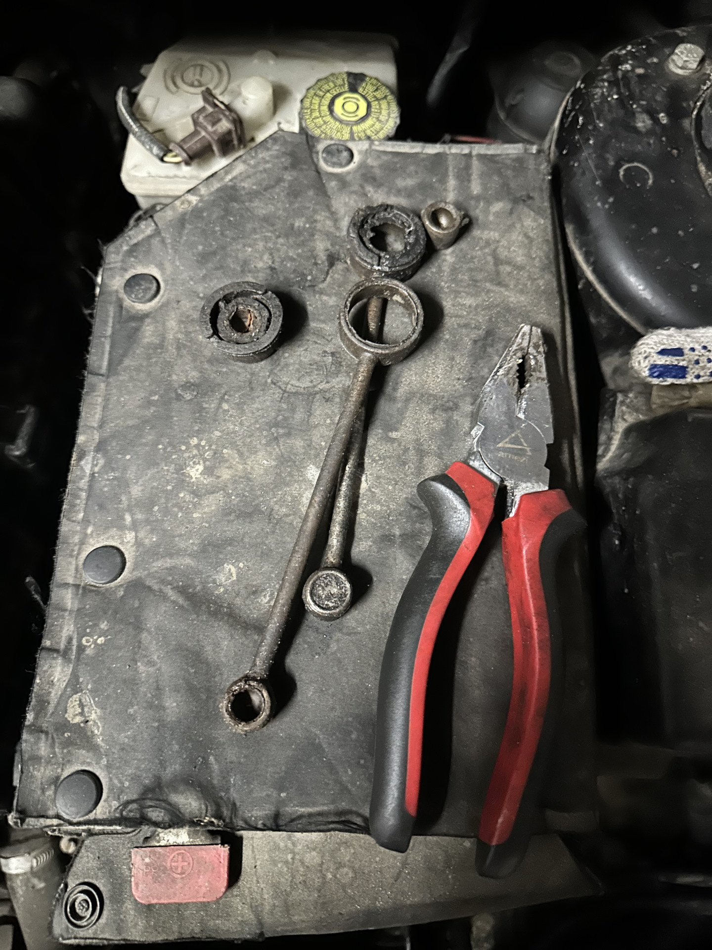 Замена тяг выбора передач — Peugeot 206, 3 л, 2007 года | своими руками ...