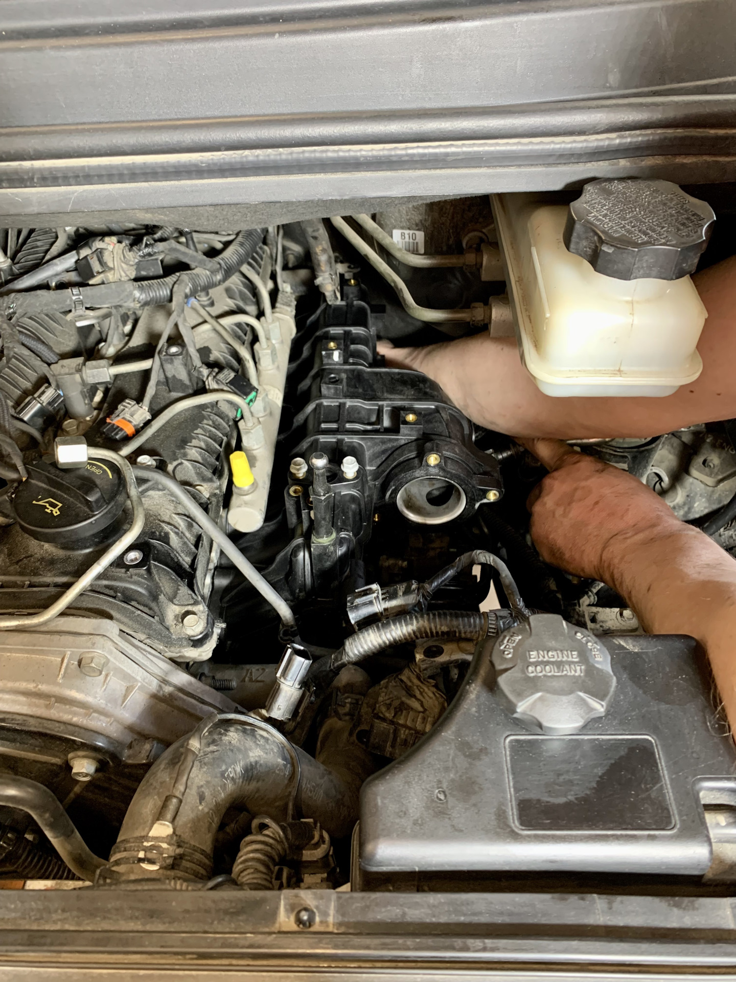 Прокладка впускного коллектора Euro V — Hyundai Grand Starex, 2,5 л ...