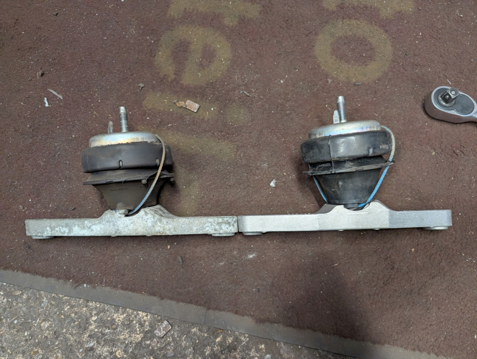 30778954 Подушка крепления двигателя Volvo | Запчасти на DRIVE2