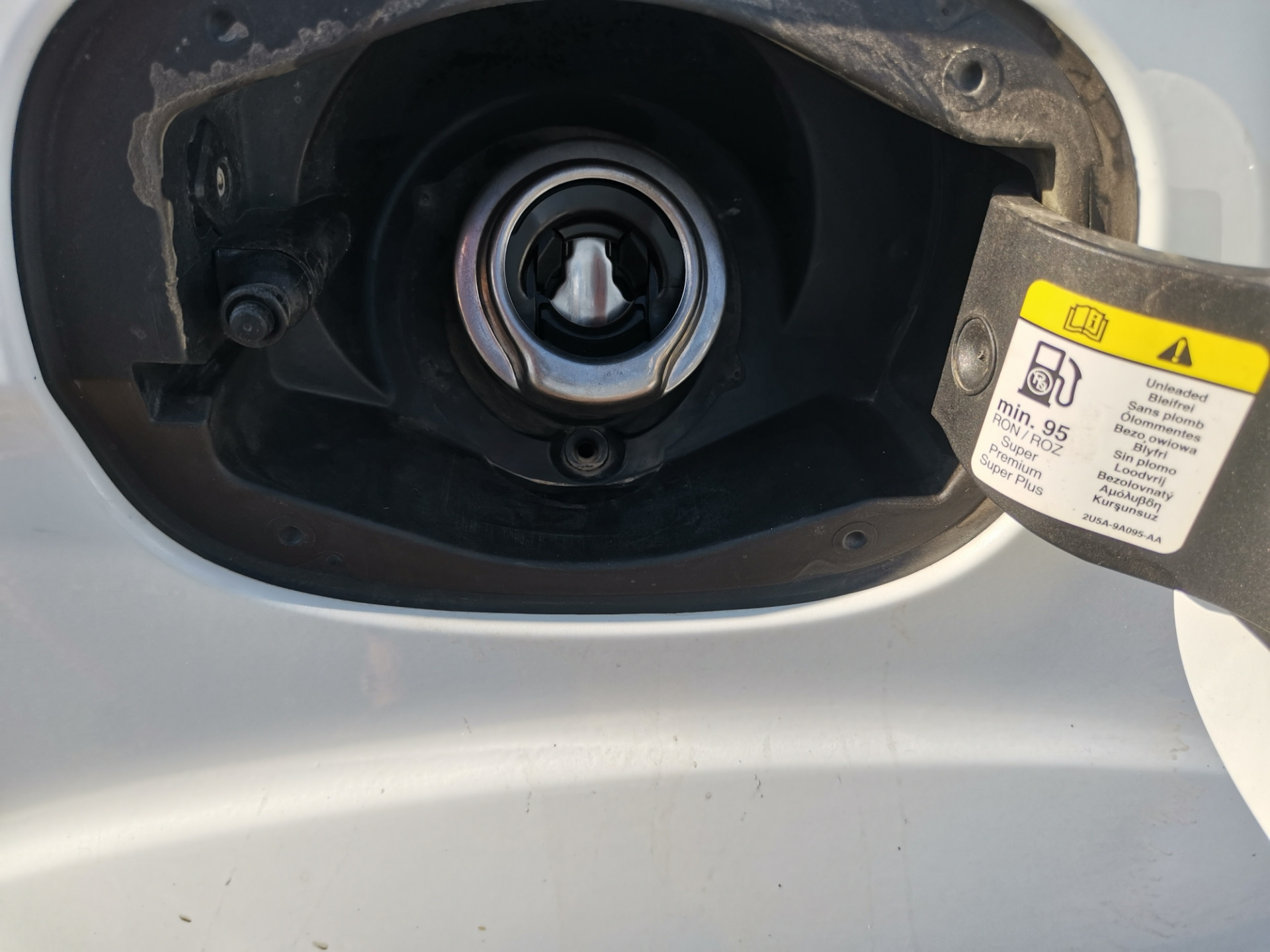 Замена заливной горловины бензобака — Ford S-Max (1G), 2,3 л, 2011 года ...