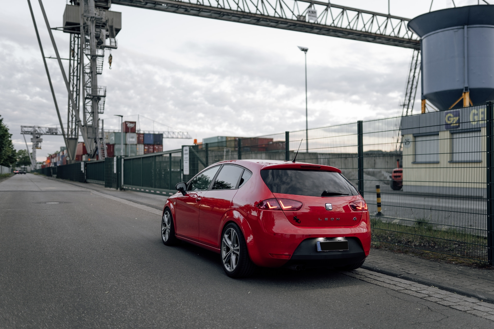 Утренняя фотосессия — SEAT Leon FR (Mk2), 2 л, 2009 года | фотография ...