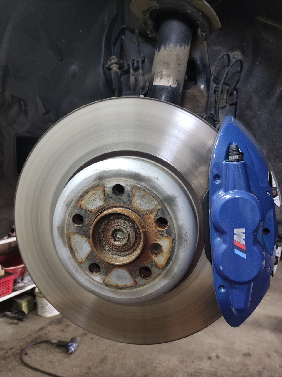 Тормозные диски Brannor и колодки Hawk HPS 5.0 — BMW 4 series Gran ...